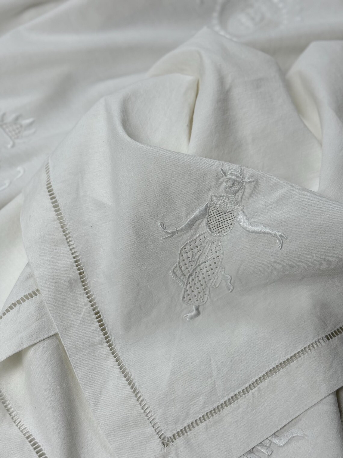 Rare Find! 1920s-1930s Chinoiserie Tablecloth With 12 Napkins, Handmade ...