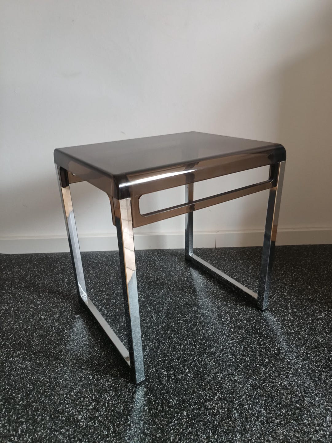 Mid Century Modern Chrome Plexiglass Sidetable/ Vintage Chrome Acrylic ...