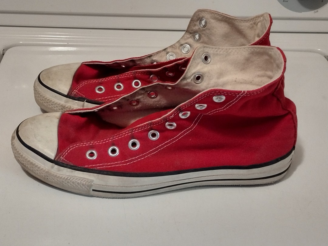 Worn Collectible Wearable Sz 9 Vintage Red Converse High Tops Chuck ...