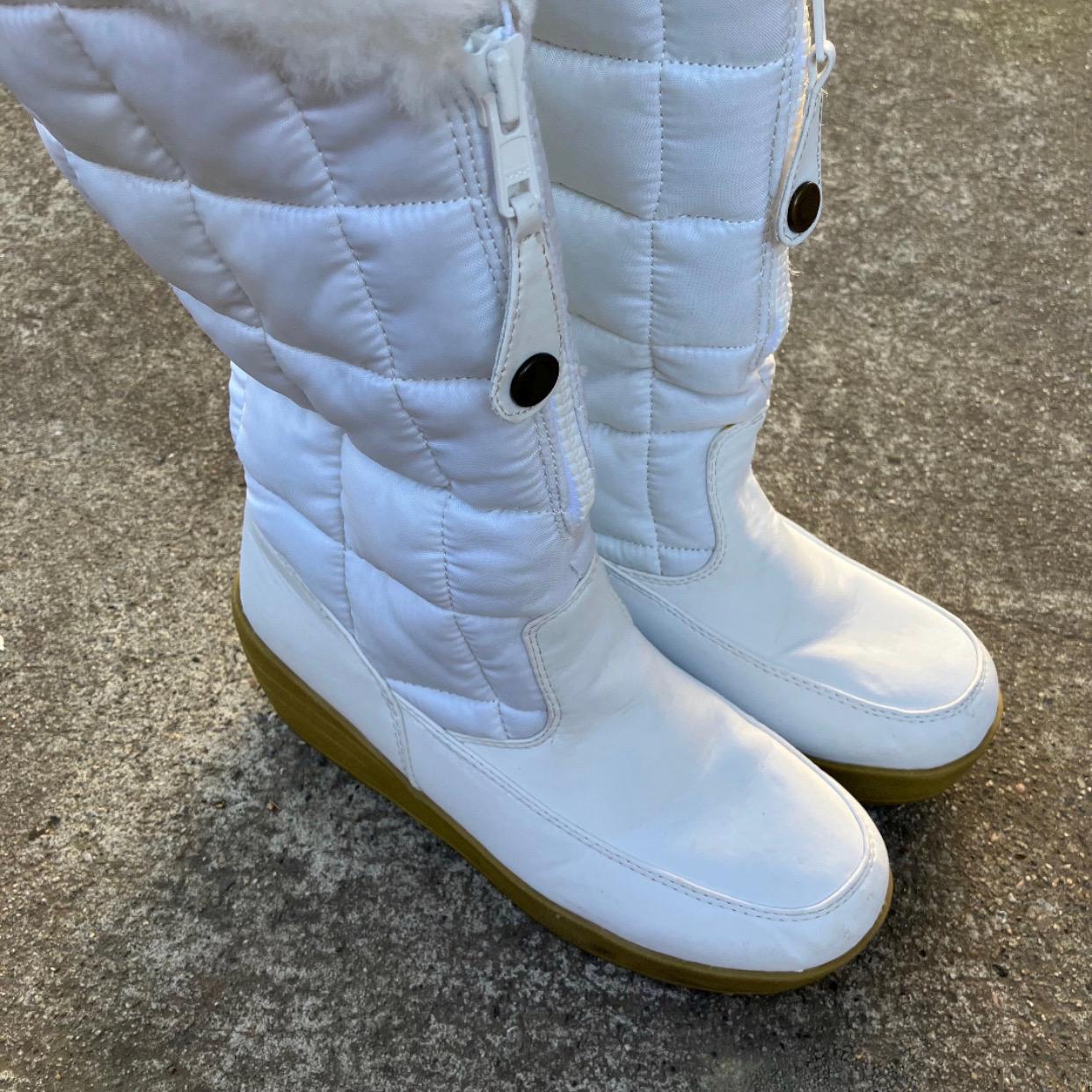 Tall Puffer White Wedge Boots Snow Y2k 2000s Winter Boots Size 10 Wedge ...