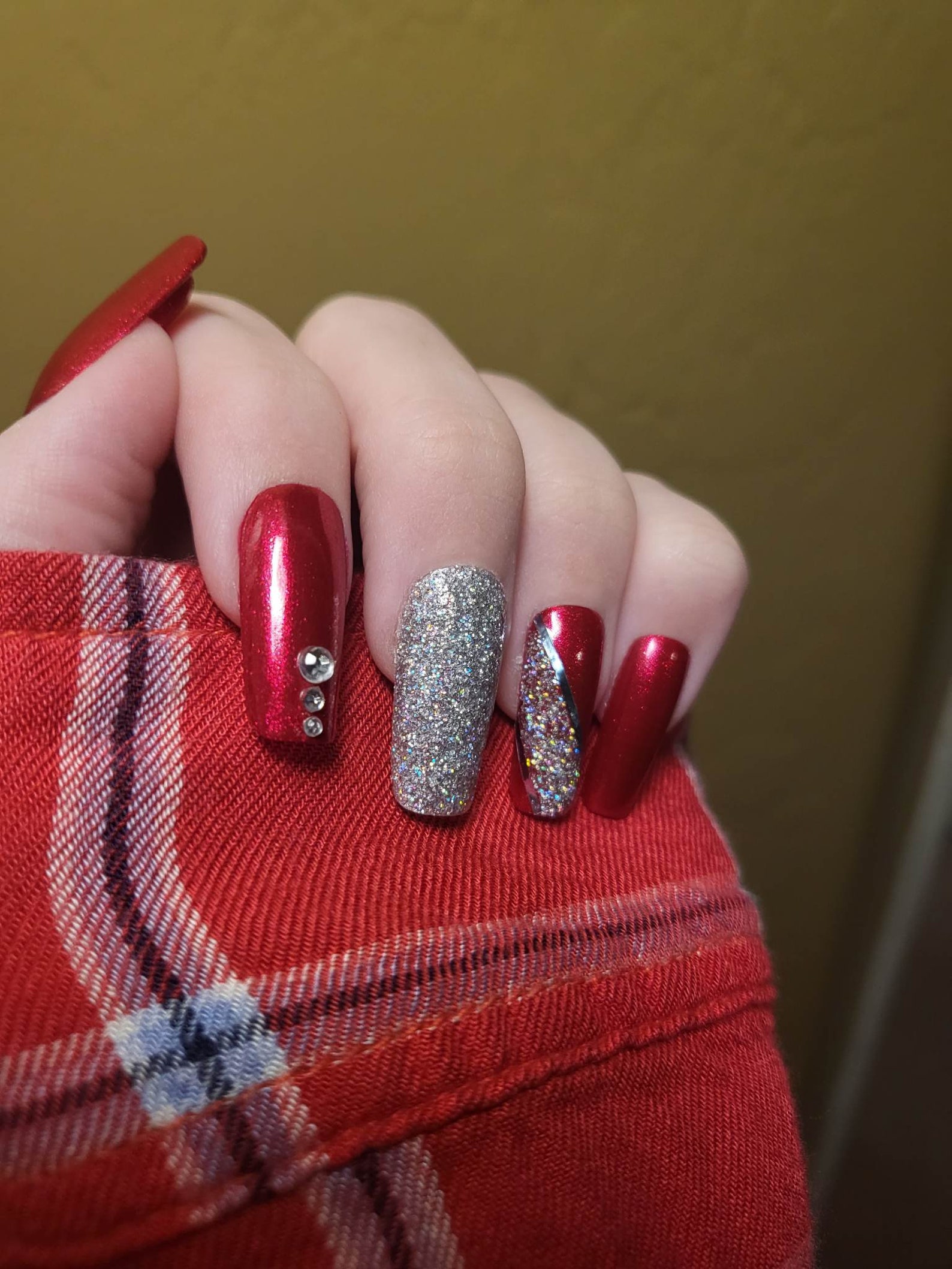 Classic and Chic Red Press-on Nails for Any Occasion Beautiful Red and ...