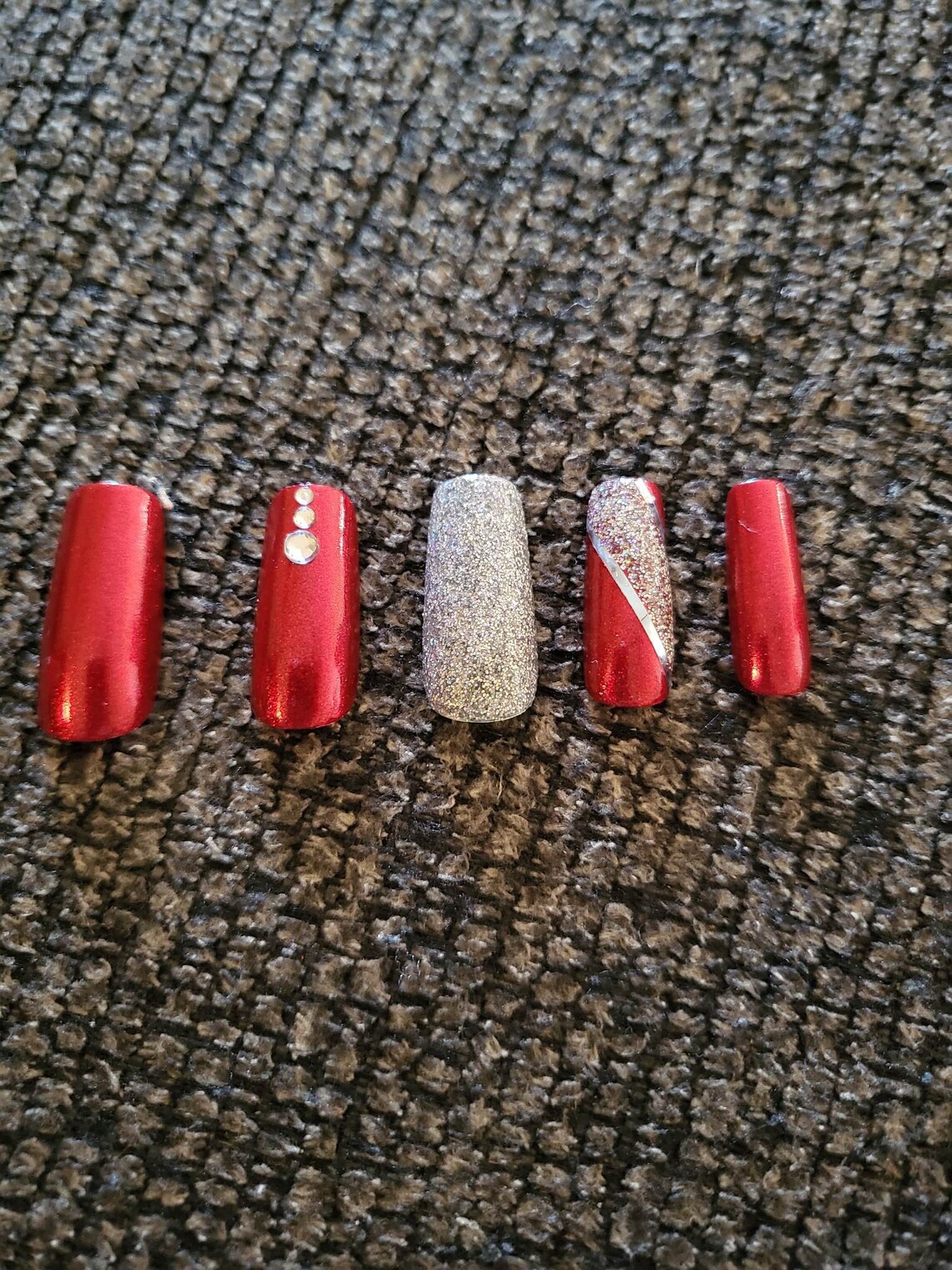 Classic and Chic Red Press-on Nails for Any Occasion Beautiful Red and ...