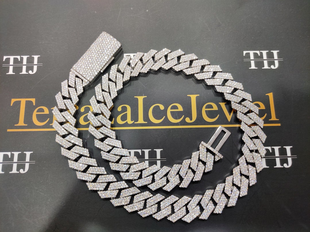 15 MM 18 to 22 Inches VVS Moissanite Diamond Studded Cuban Chain, Hip ...