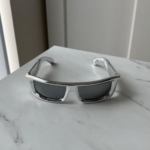 Silver Mirorred Lenses Silver Metallic Frame Futuristic Sunglasses - Etsy