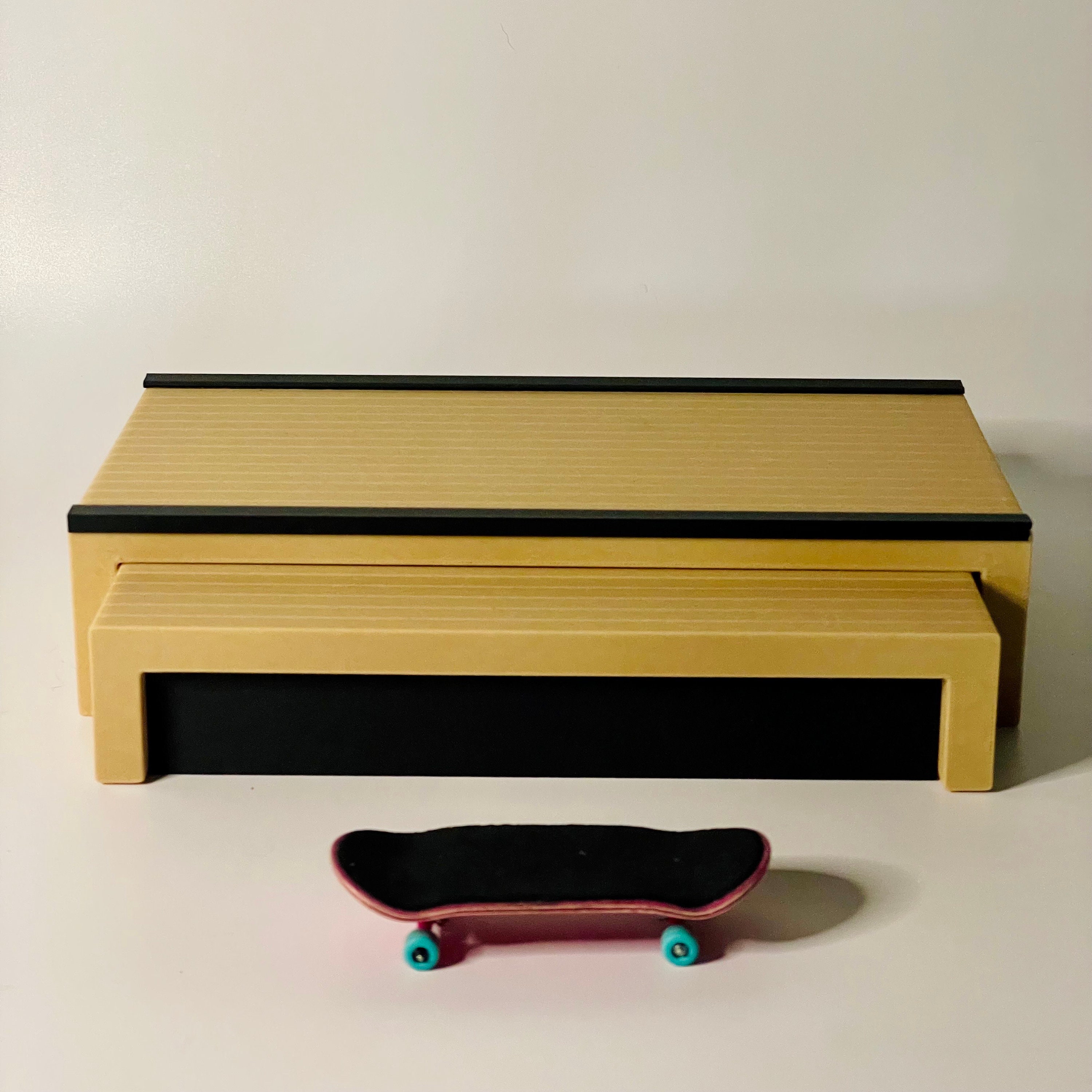 Fingerboard Table and Bench Set 3D Printed Park Table and Bench Set ...