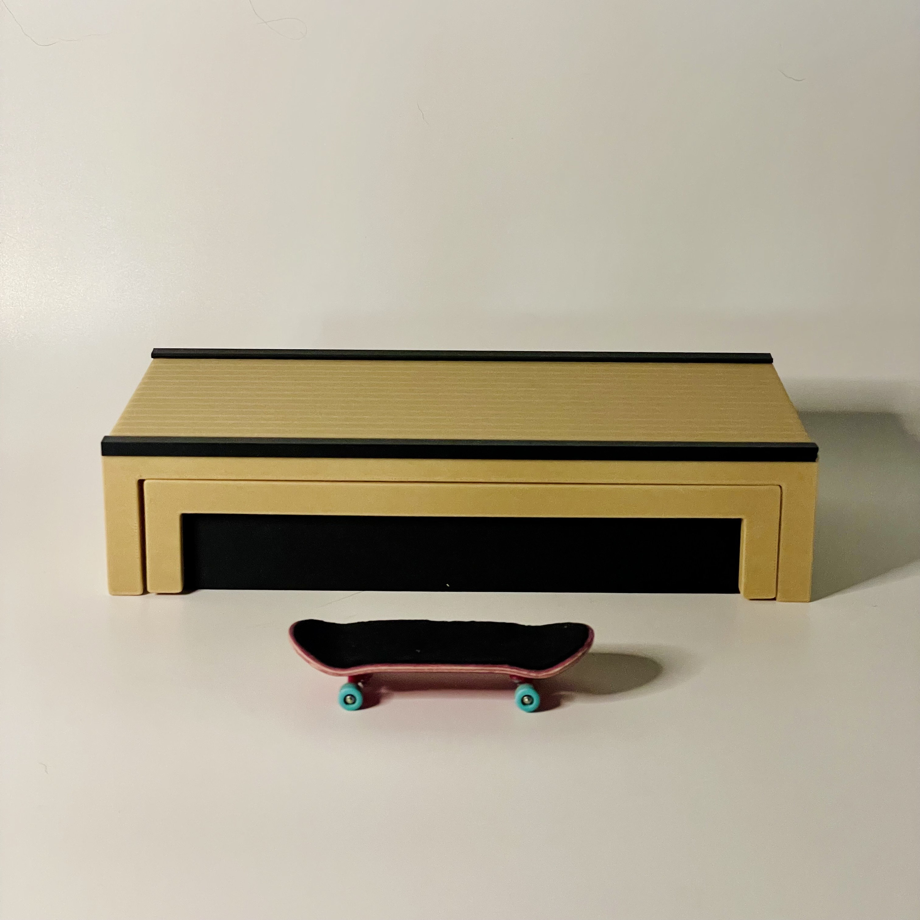 Fingerboard Table and Bench Set 3D Printed Park Table and Bench Set ...