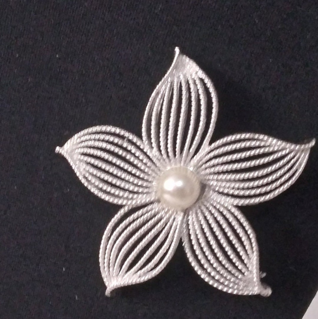 Vintage SARAH COVENTRY Flower Pearl Brooch Pin Starburst Design Silver ...