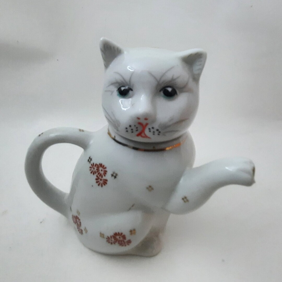 Vintage White Floral Cat Teapot or Creamer Pot - Etsy