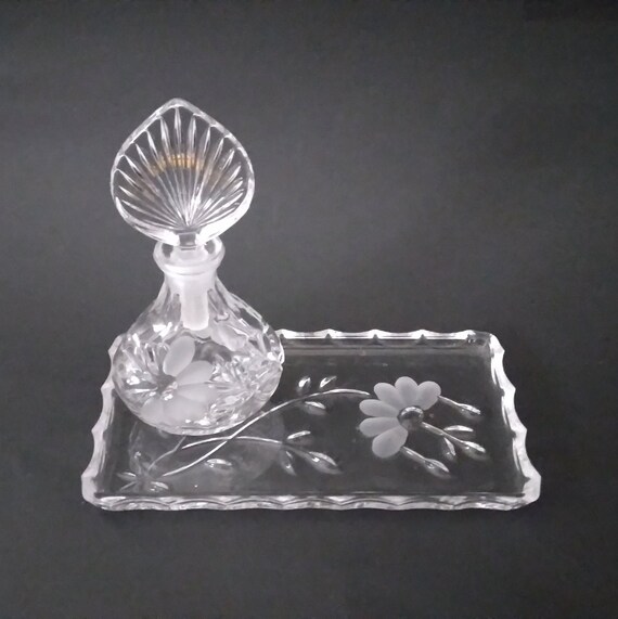 Crystal Etched Perfume Bottle And Tray Vanity Set - Gem