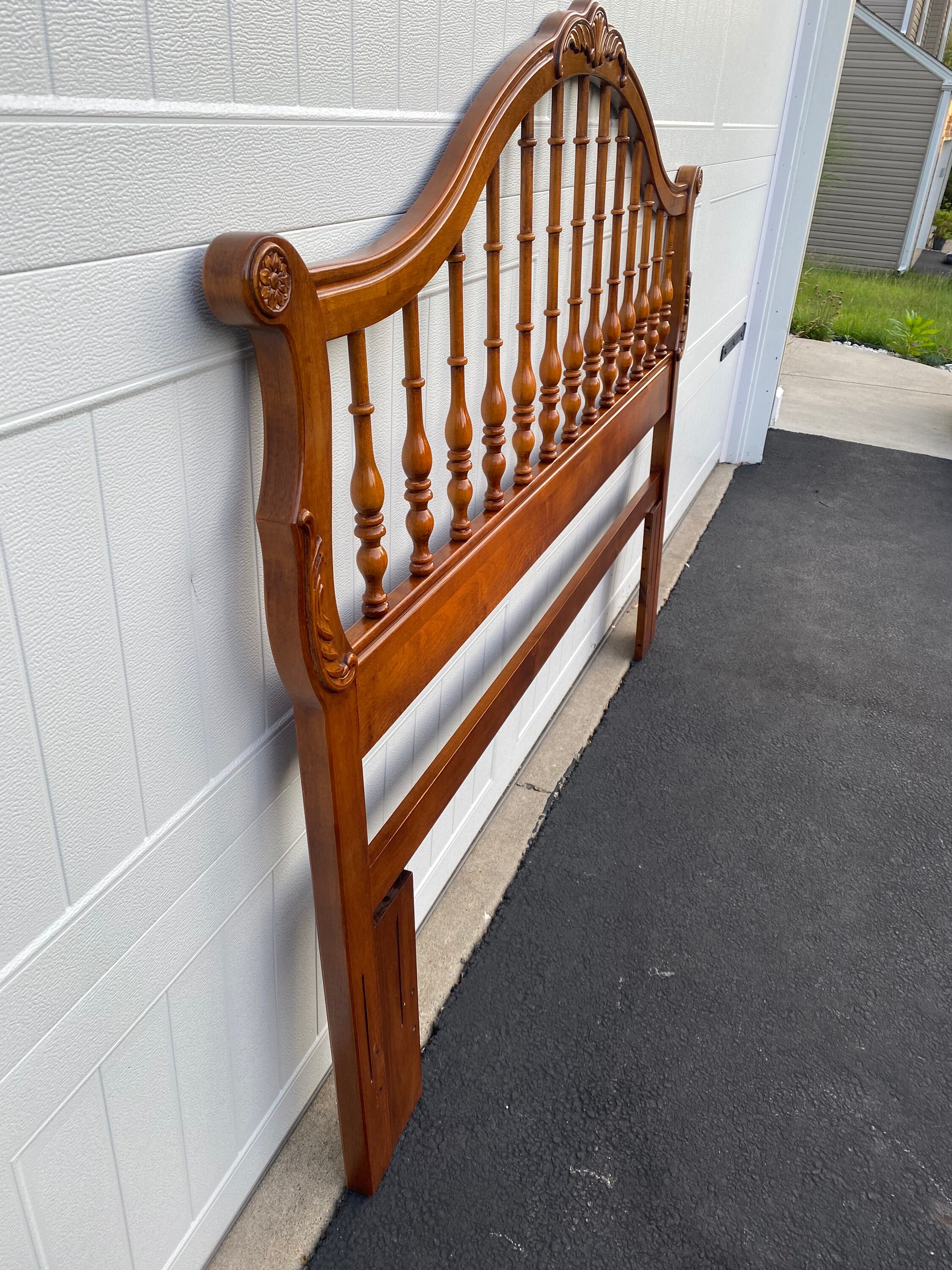 Lexington Furniture Chez Michelle French Provincial Cherry Queen ...