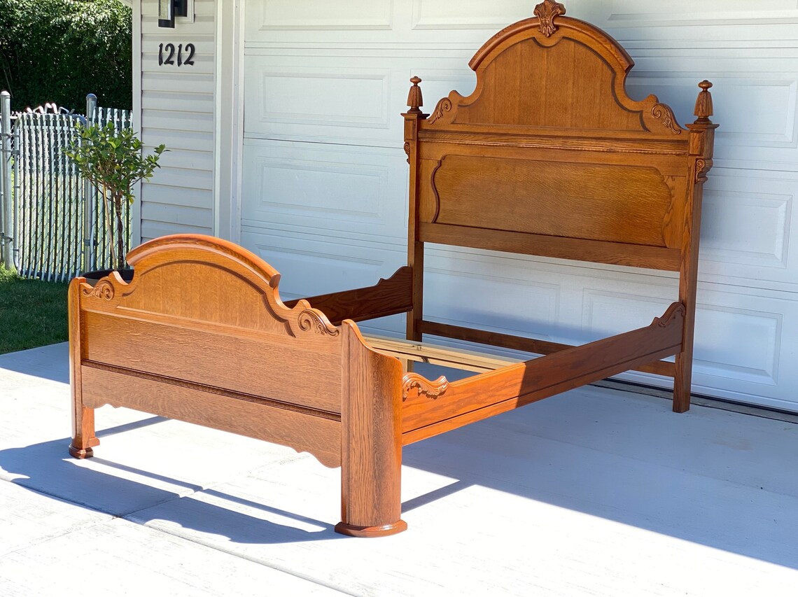 Lexington Furniture Victorian Sampler Collection Mansion Queen Size Bed ...