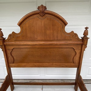 Lexington Furniture Victorian Sampler Collection Mansion Queen Size Bed ...