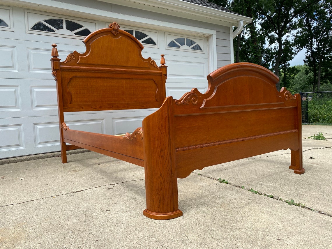 Lexington Furniture Victorian Sampler Collection Mansion Queen Size Bed ...