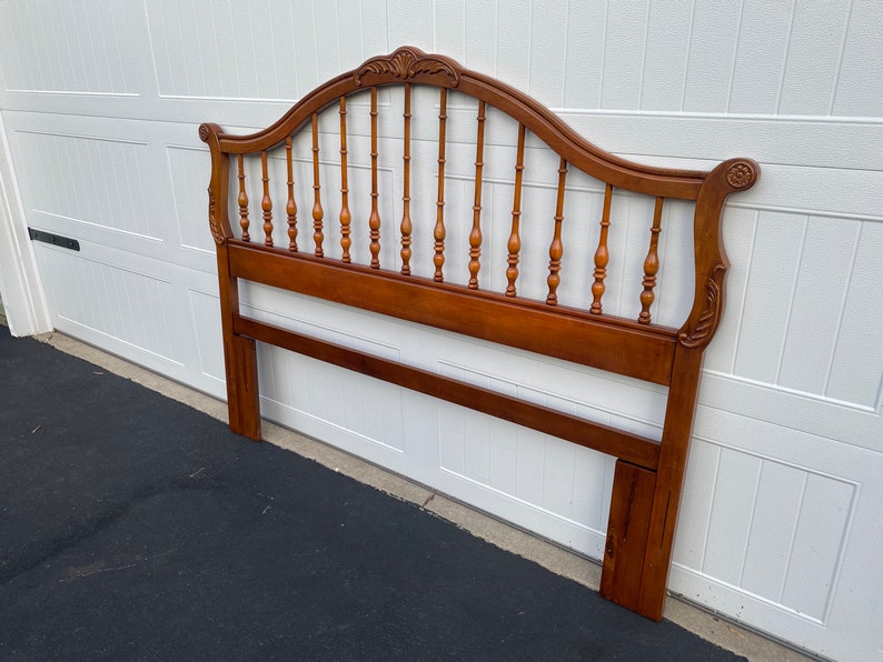 Lexington Furniture Chez Michelle French Provincial Cherry Queen ...