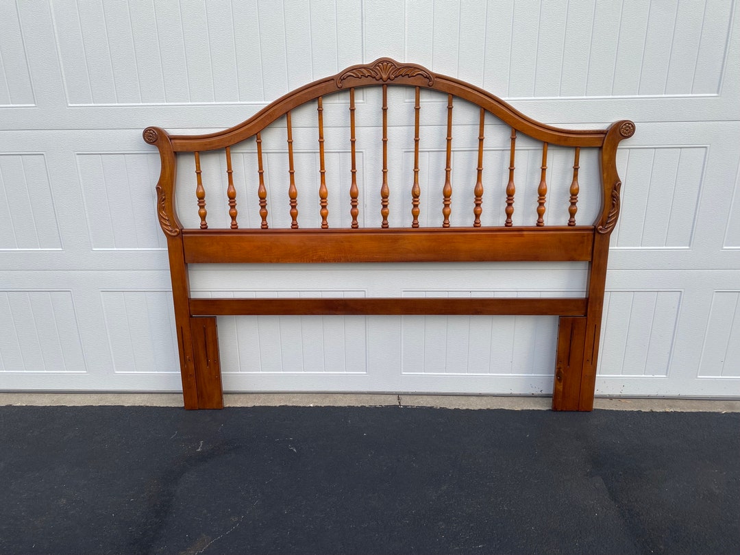 Lexington Furniture Chez Michelle French Provincial Cherry Queen ...