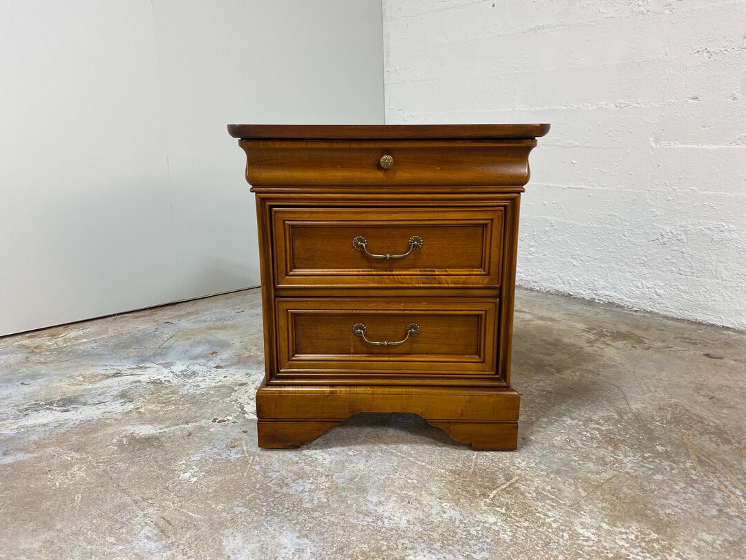 Lexington Furniture Chez Michelle French Provincial Cherry Nightstand ...