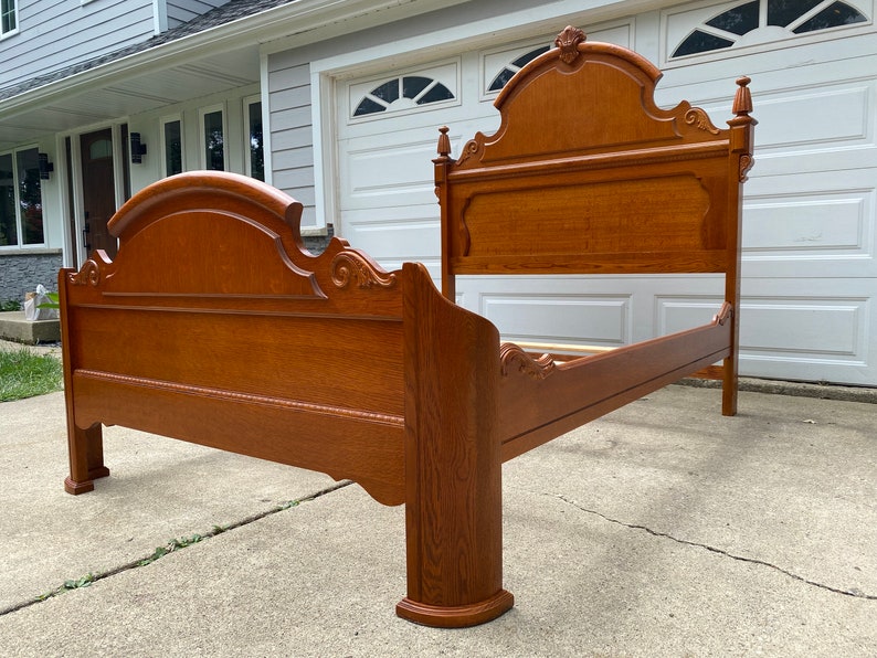 Lexington Furniture Victorian Sampler Collection Mansion Queen Size Bed ...