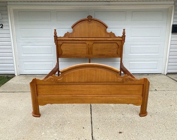 Lexington Furniture Victorian Sampler Collection Mansion King Size Bed ...