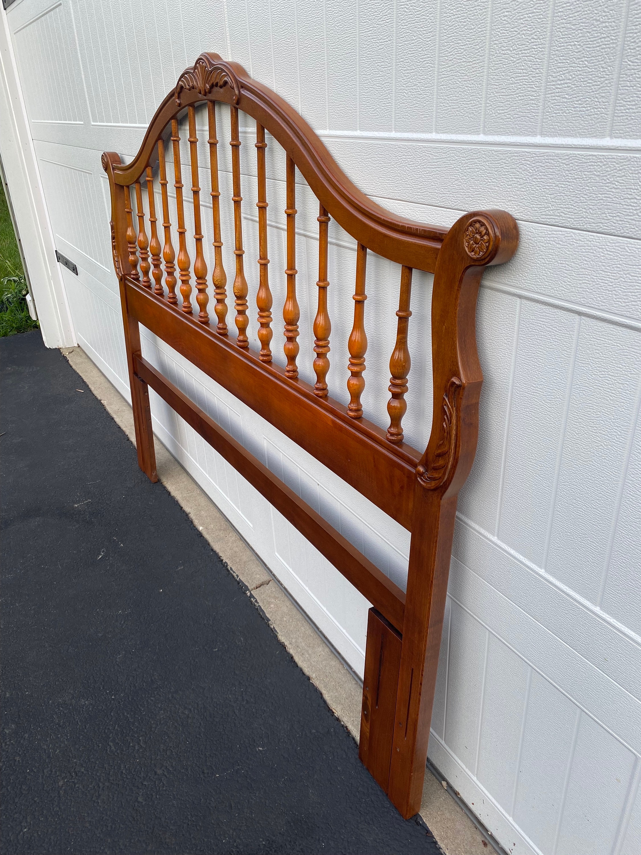 Lexington Furniture Chez Michelle French Provincial Cherry Queen ...