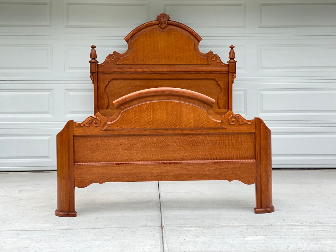 Lexington Furniture Victorian Sampler Collection Mansion Queen Size Bed ...