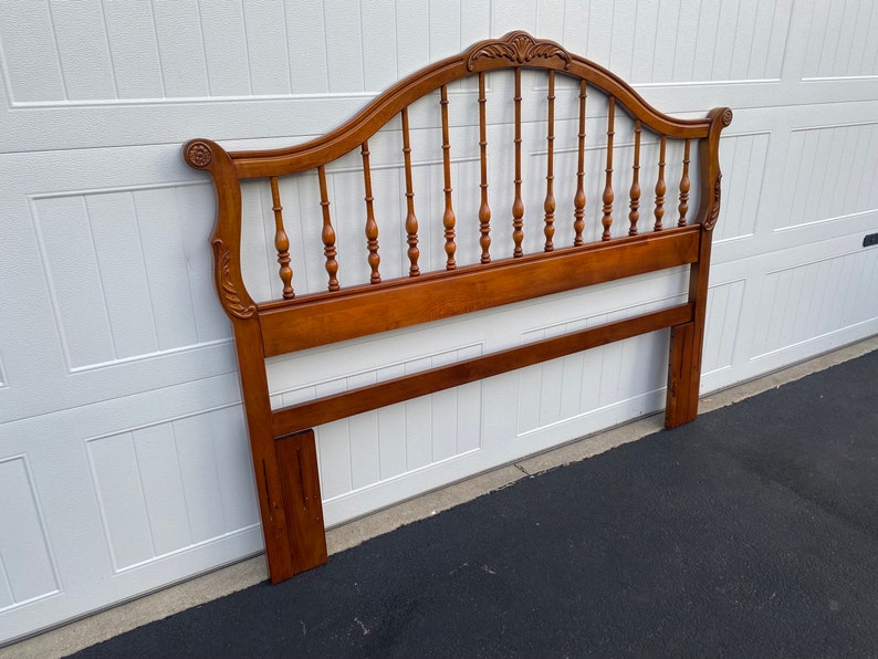 Lexington Furniture Chez Michelle French Provincial Cherry Queen ...