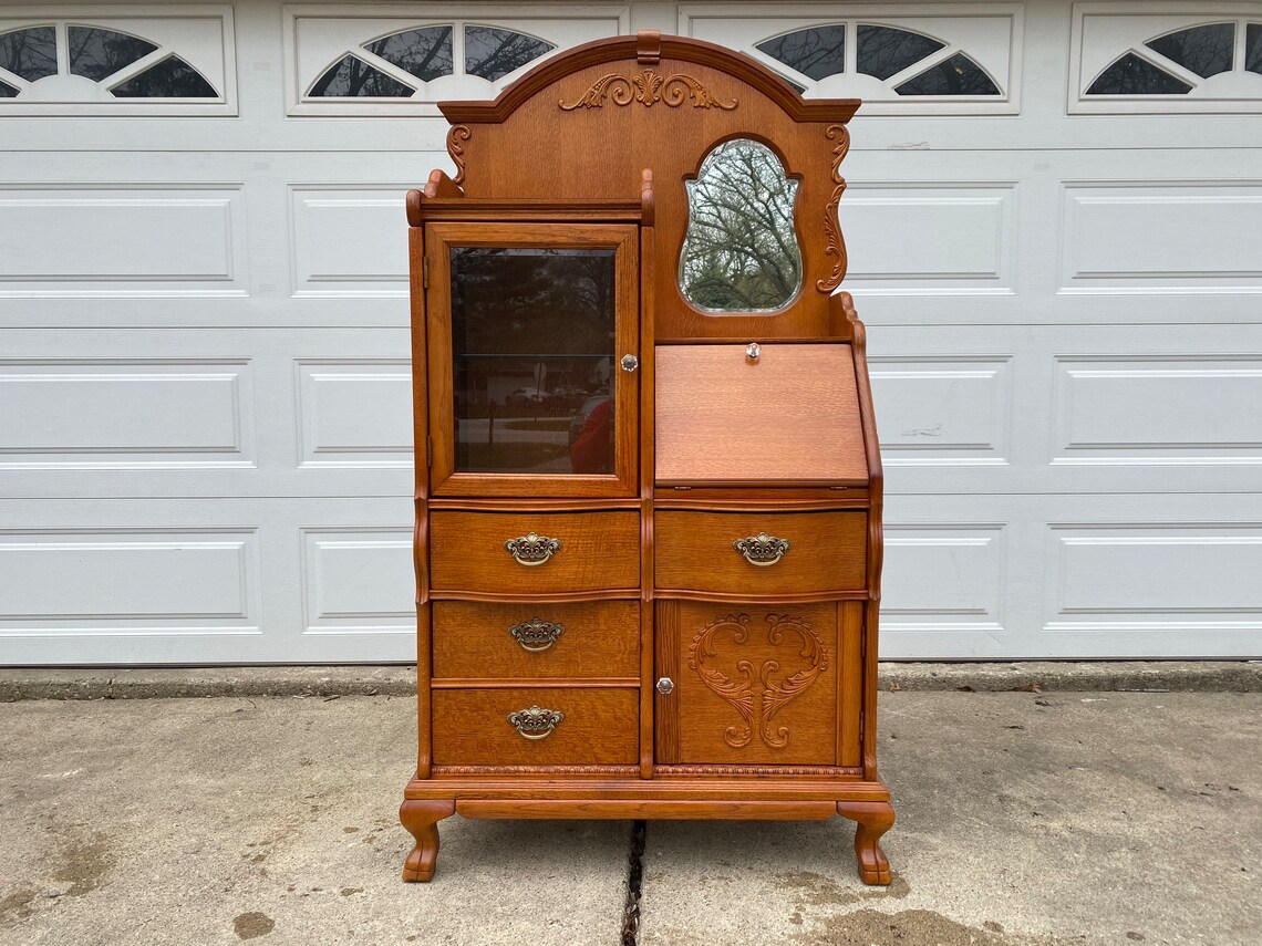 Lexington Furniture Victorian Sampler Collection Side by Side Vanity ...