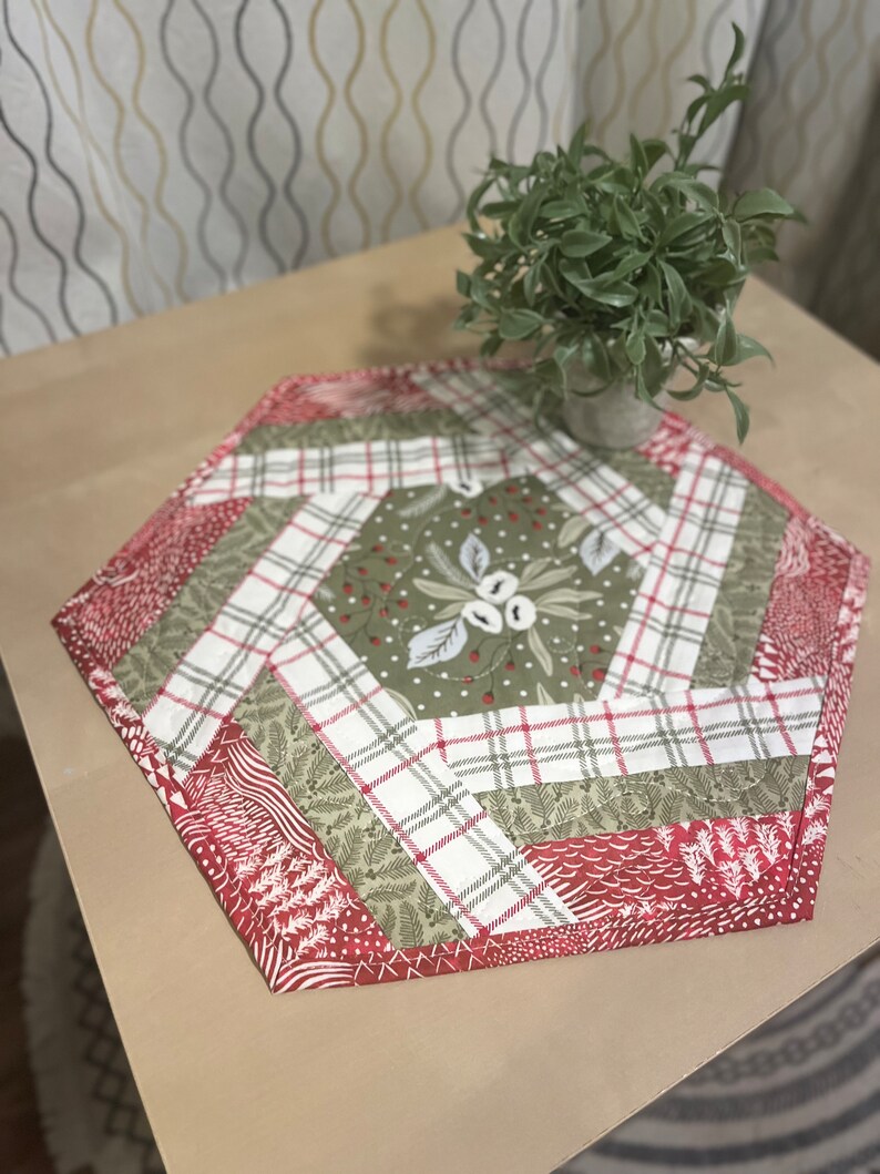 Quilted Table Topper - Etsy
