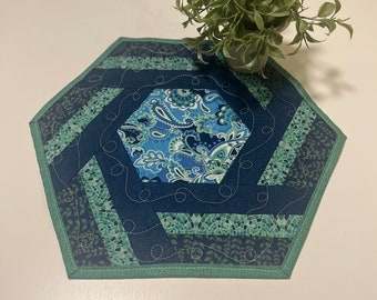 Quilted Table Topper - Etsy