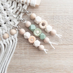 Daisy Keychains | Keychains | Silicone Keychains | Diaper Bag Keychains ...