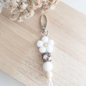 Flower Keychains | Keychains | Daisy Keychains | Silicone Flowers ...