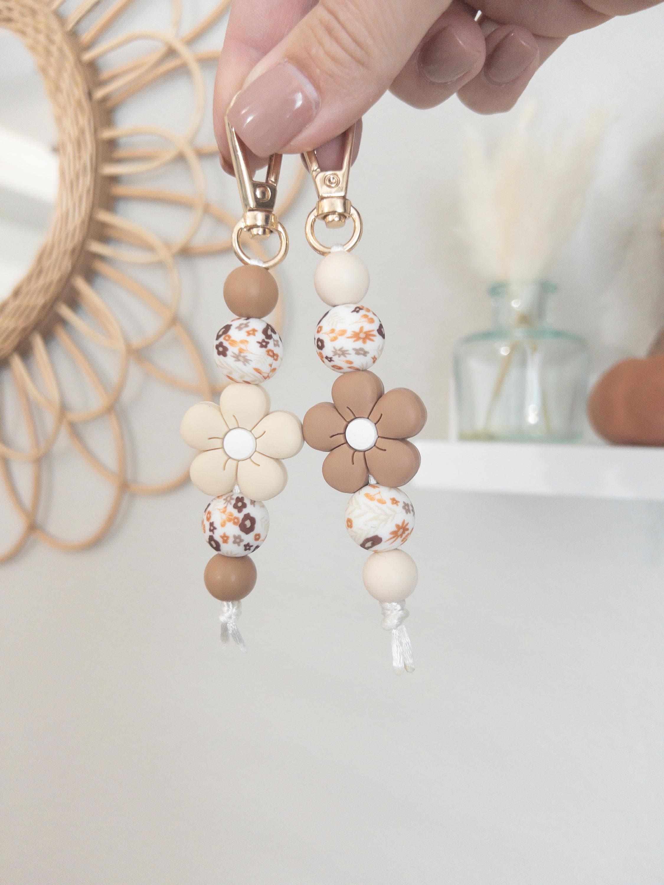 Flower Keychains | Fall Keychains | Boho Vibes | Daisy Flower Keychains ...