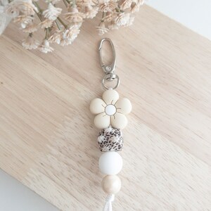 Flower Keychains | Keychains | Daisy Keychains | Silicone Flowers ...