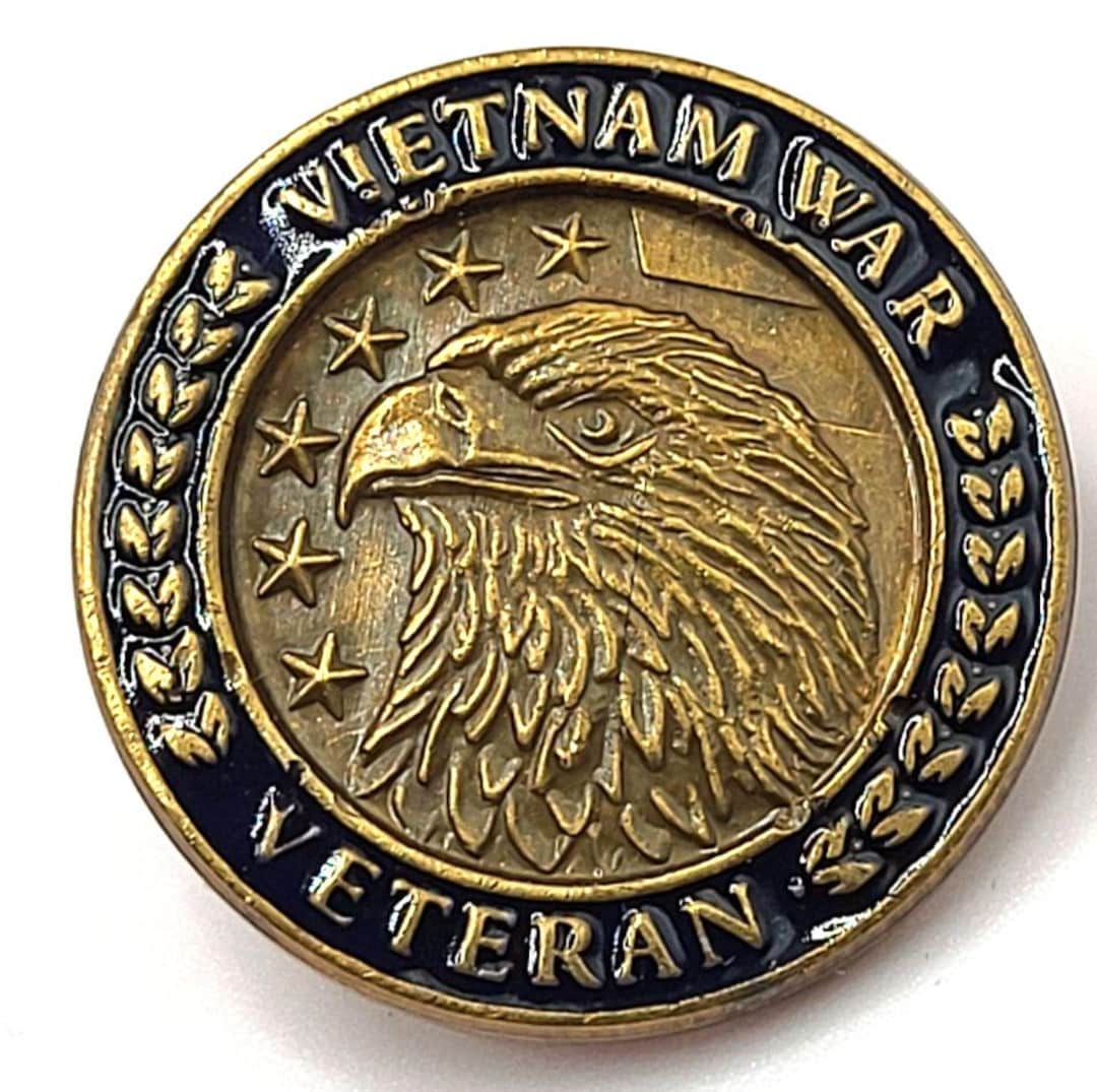 Vietnam War Veteran's 50th Commemorative Lapel Pin Clutch Back W Case ...