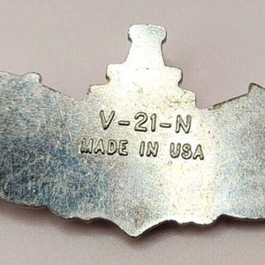 Militaria US Navy Enlisted Surface Warfare Badge Silver Tone V-21-N - Etsy