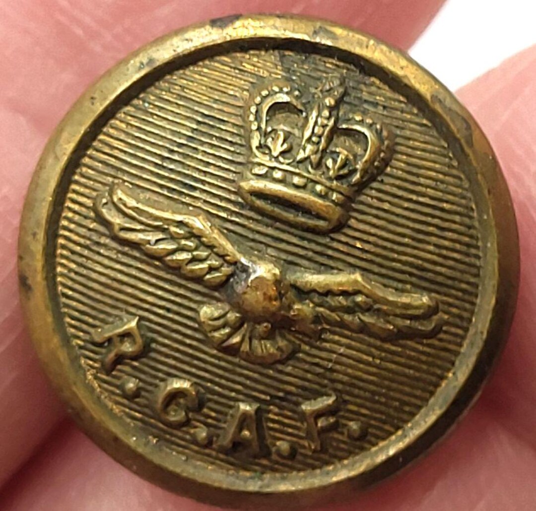 Vintage Militaria RCAF Royal Canadian Air Force Uniform Button Gaunt ...