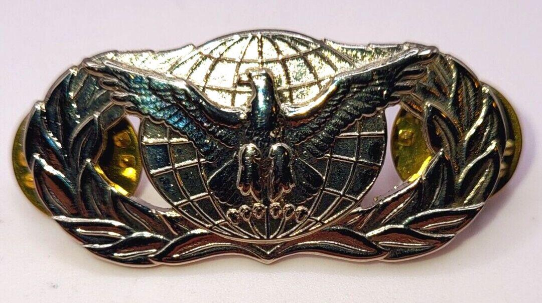 Militaria US Air Force Protection Badge Silver Tone V-21 - Etsy