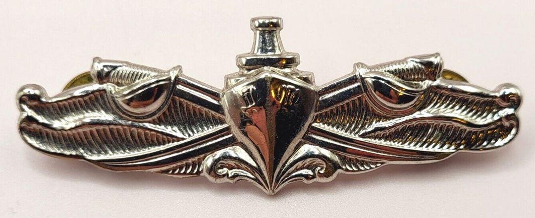 Militaria US Navy Enlisted Surface Warfare Badge Silver Tone V-21-N - Etsy