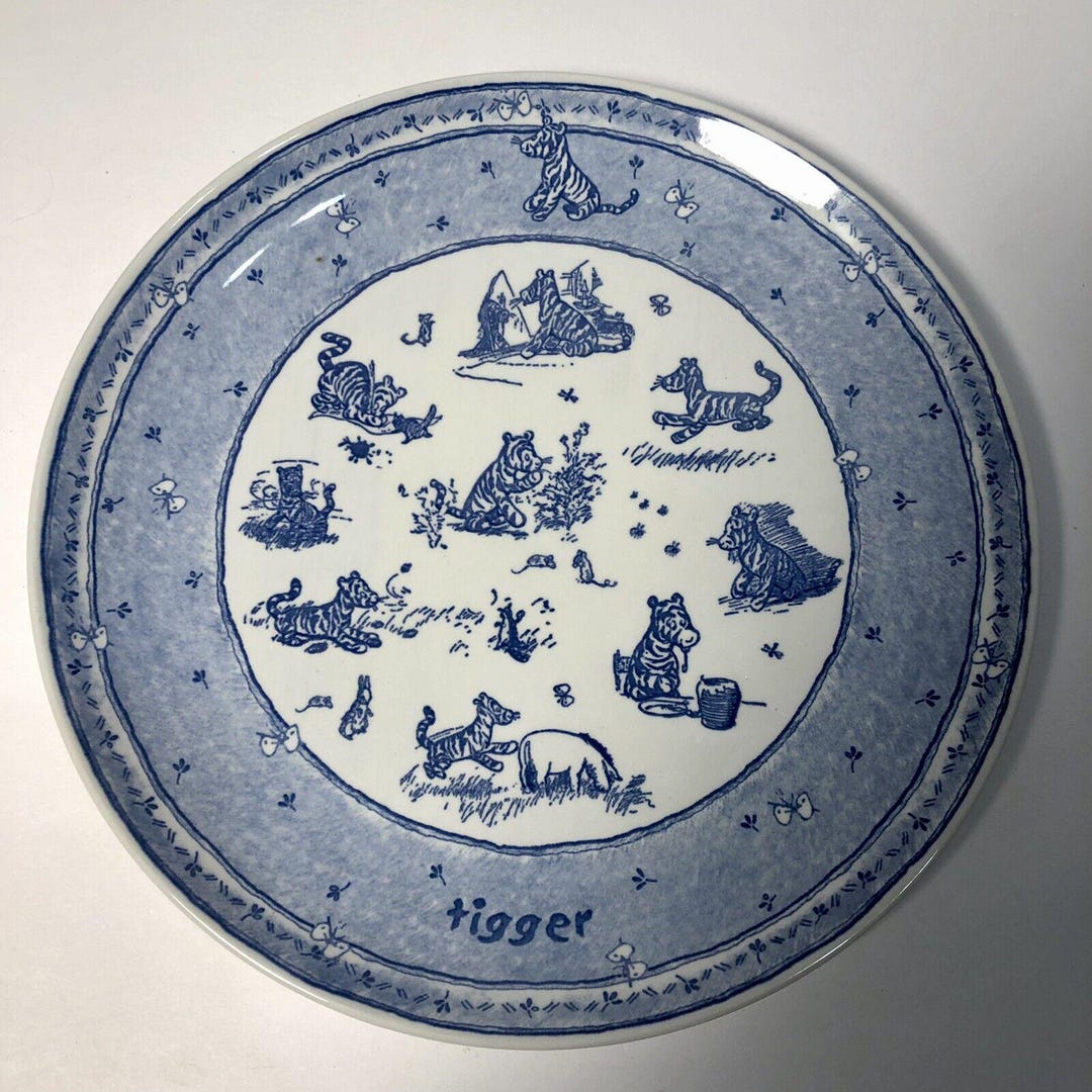 Spode Classic Pooh Discovery Disney Blue White Tigger Plate Winnie the ...