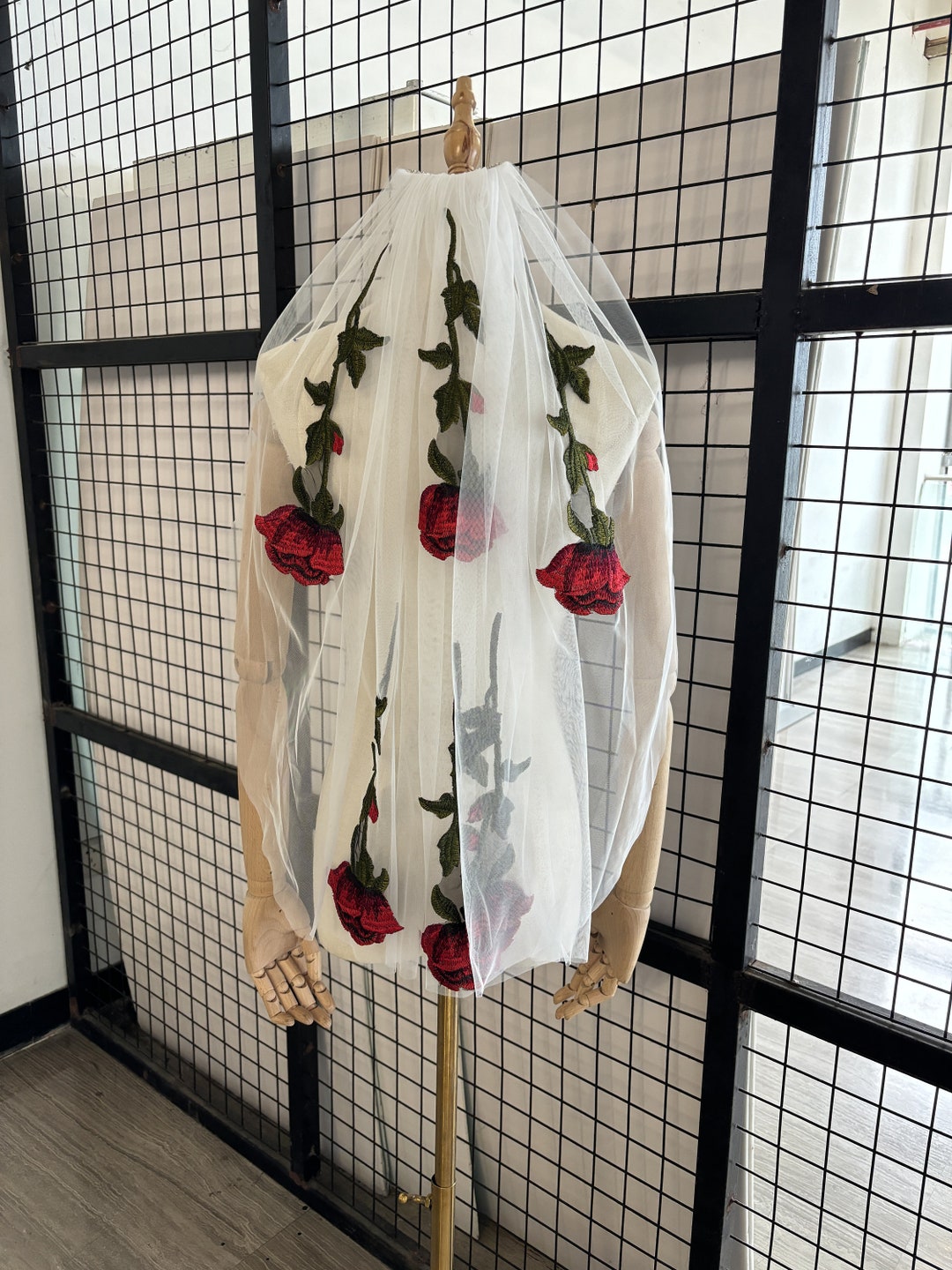 Romantic Red Rose Veil, Short Elbow Wedding Veil, Floral Lace Veil ...