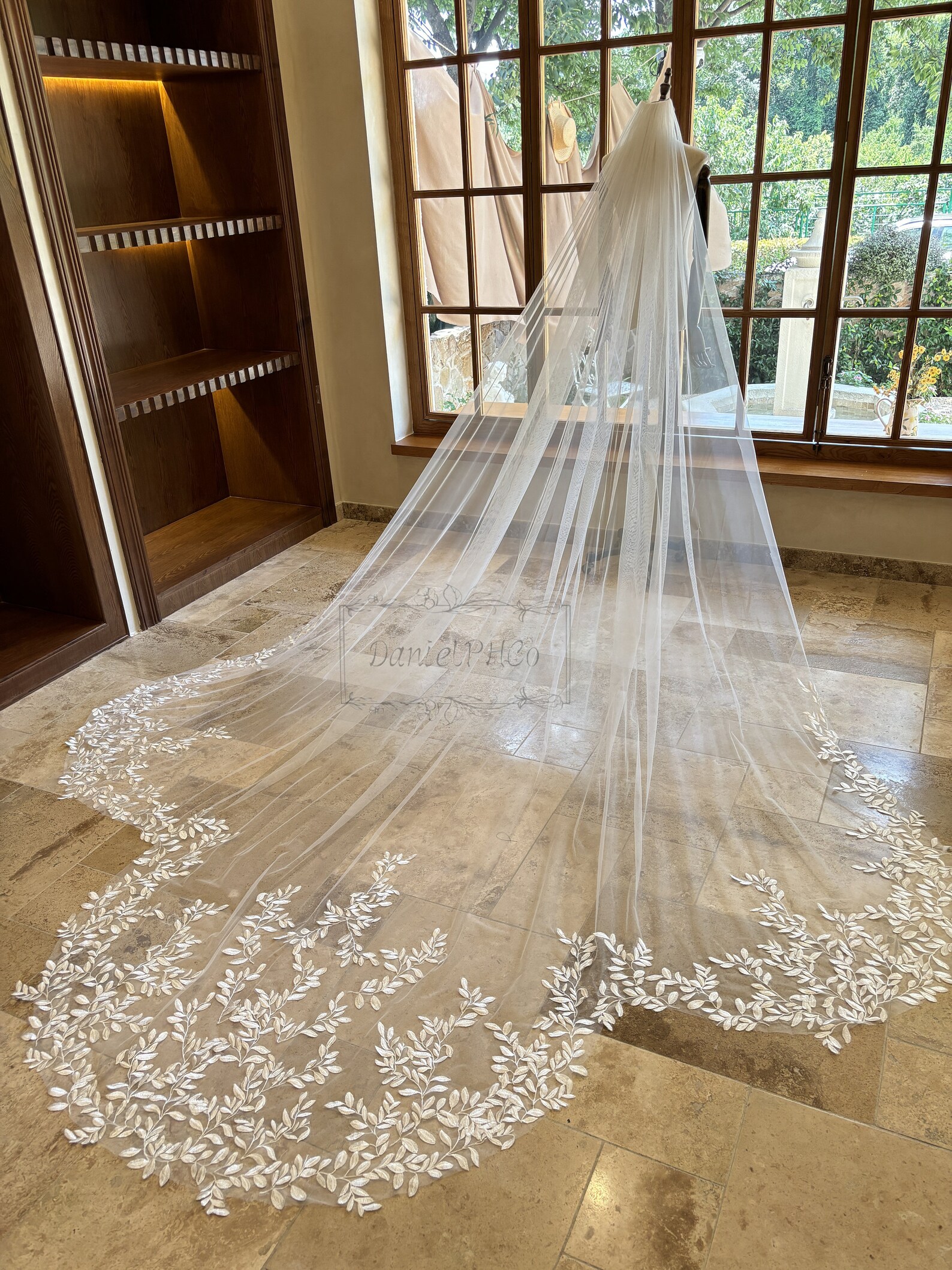 Elegant Leaf Lace Wedding Veil, Vintage Lace Cathedral Veil, Lace Bridal Veil, Ivory Tulle ...