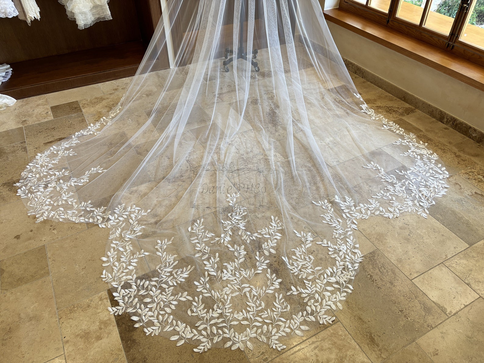 Elegant Leaf Lace Wedding Veil, Vintage Lace Cathedral Veil, Lace ...