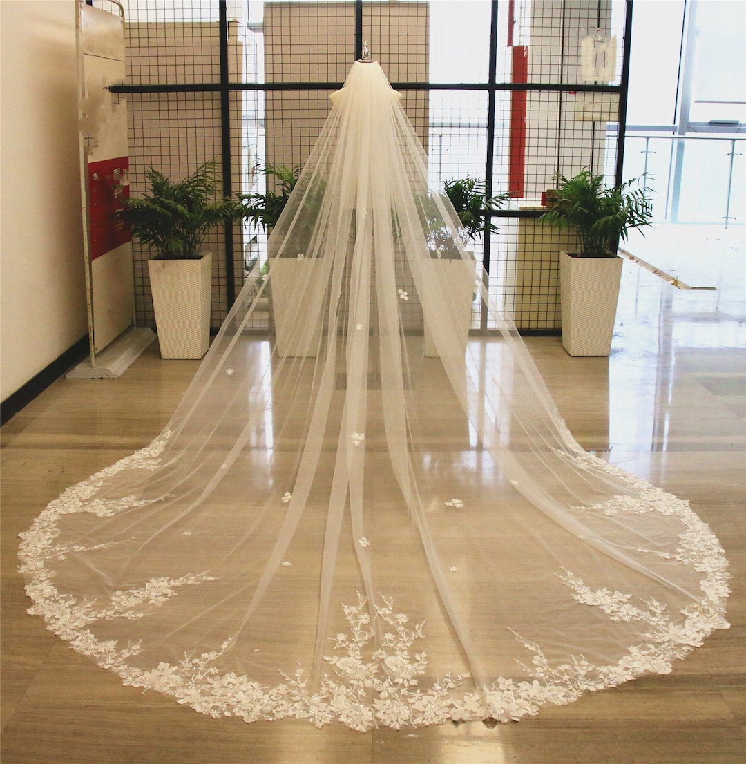 Dreamy Floral Lace Wedding Veil Long Bridal Veil With Comb Cathedral ...
