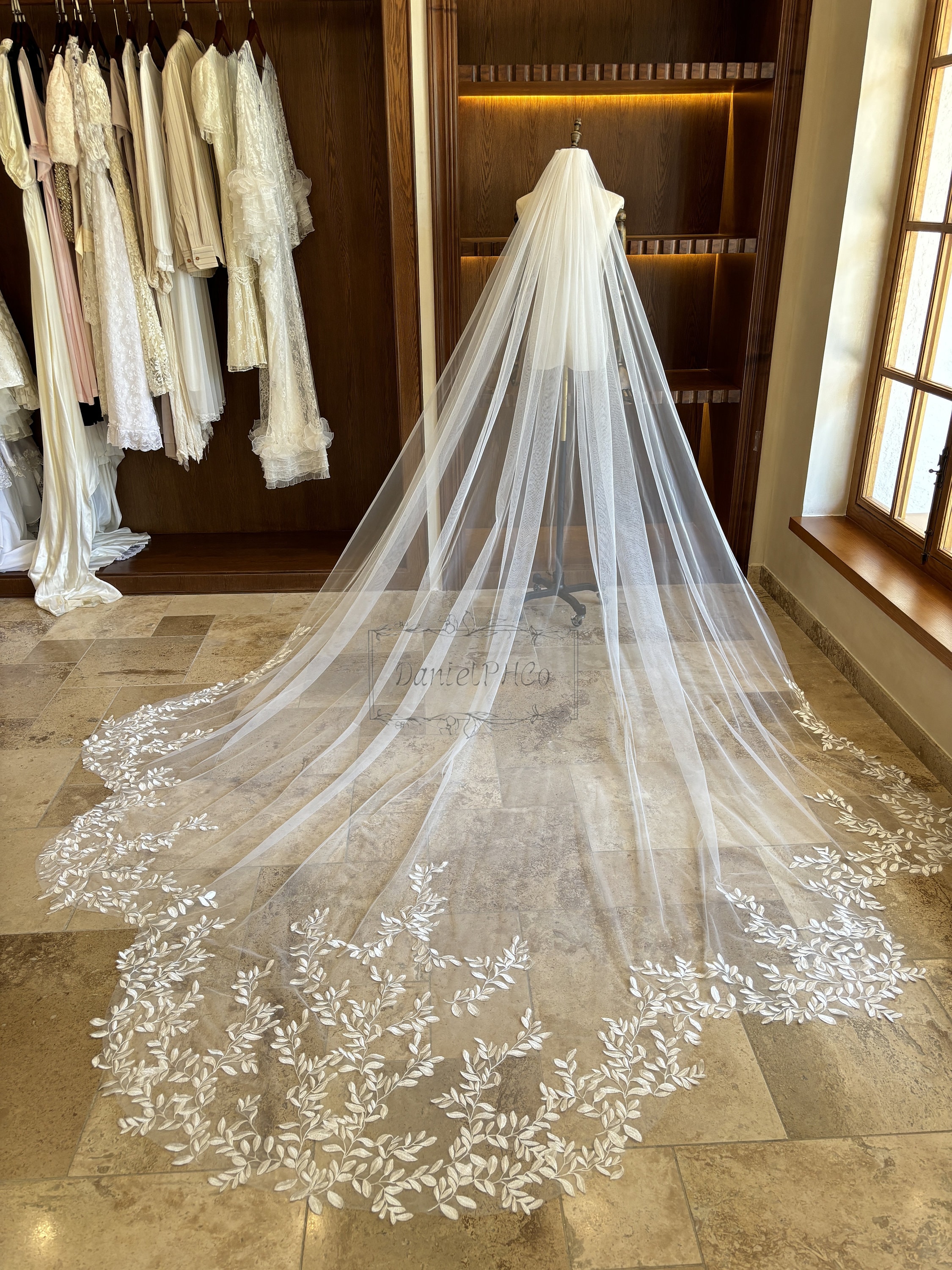 Vintage Leaf Lace Wedding Veil, Lace Cathedral Veil, Leaf Bridal Veil ...