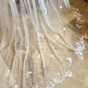 Floral Lace Wedding Veil, 3D Butterfly Bridal Veil, Elegant Chapel Veil ...