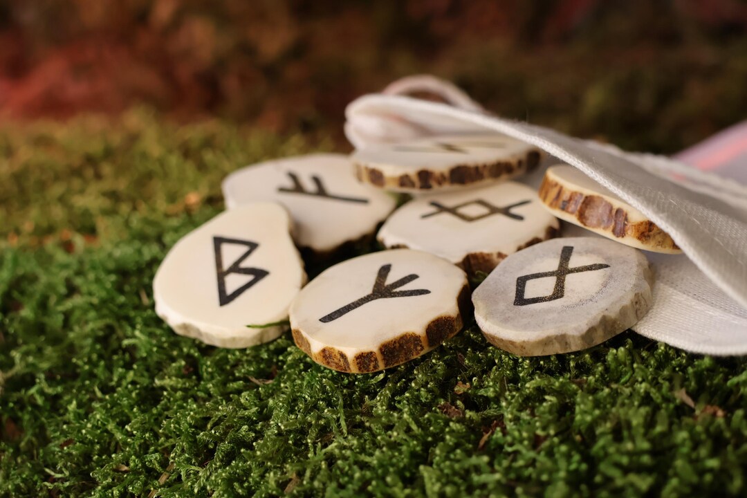 Handmade Real Moose Antler Viking Runes Set, Norse Divination Gift ...