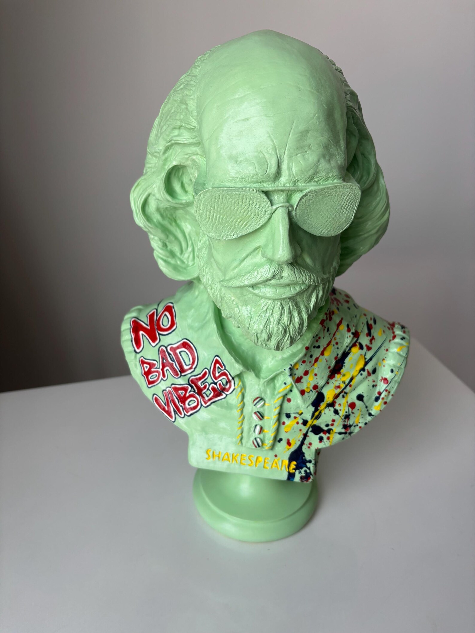 Street Art Shakespeare Bust,graffiti Art Shakespeare Statue,pop Art ...
