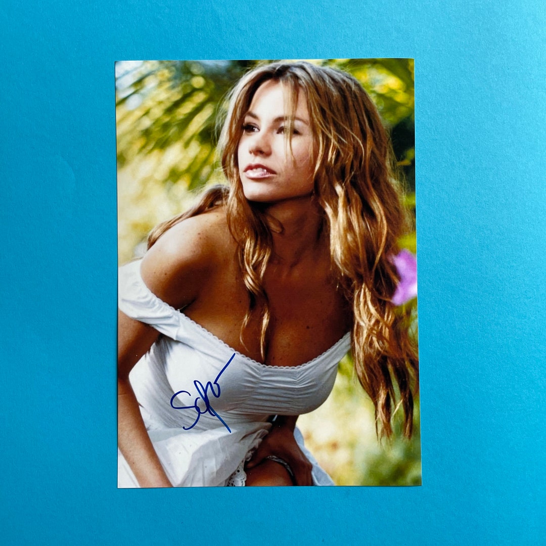 Sofia Vergara Signed Photo Authentic Autograph With COA - Etsy