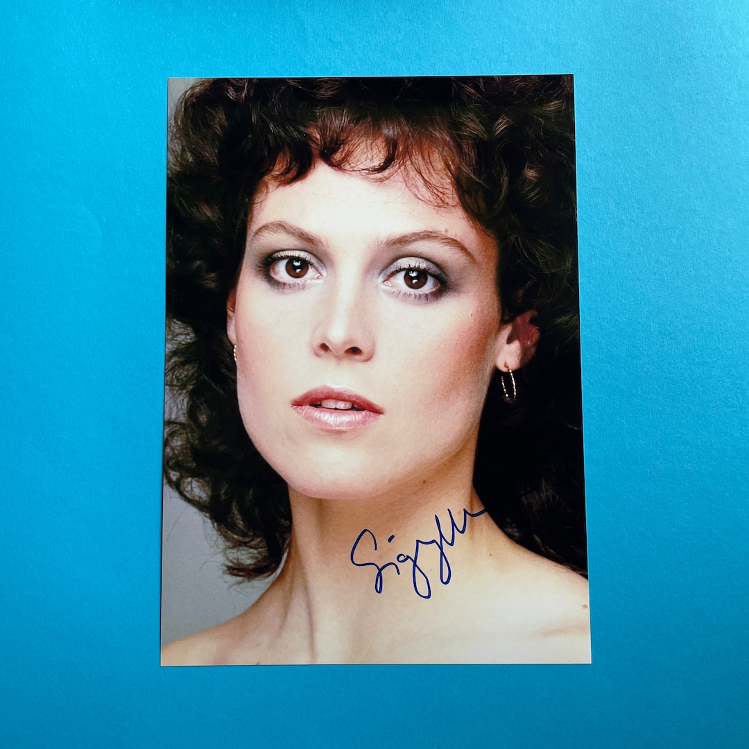 Sigourney Weaver Signed Photo Authentic Autograph With COA - Etsy Australia