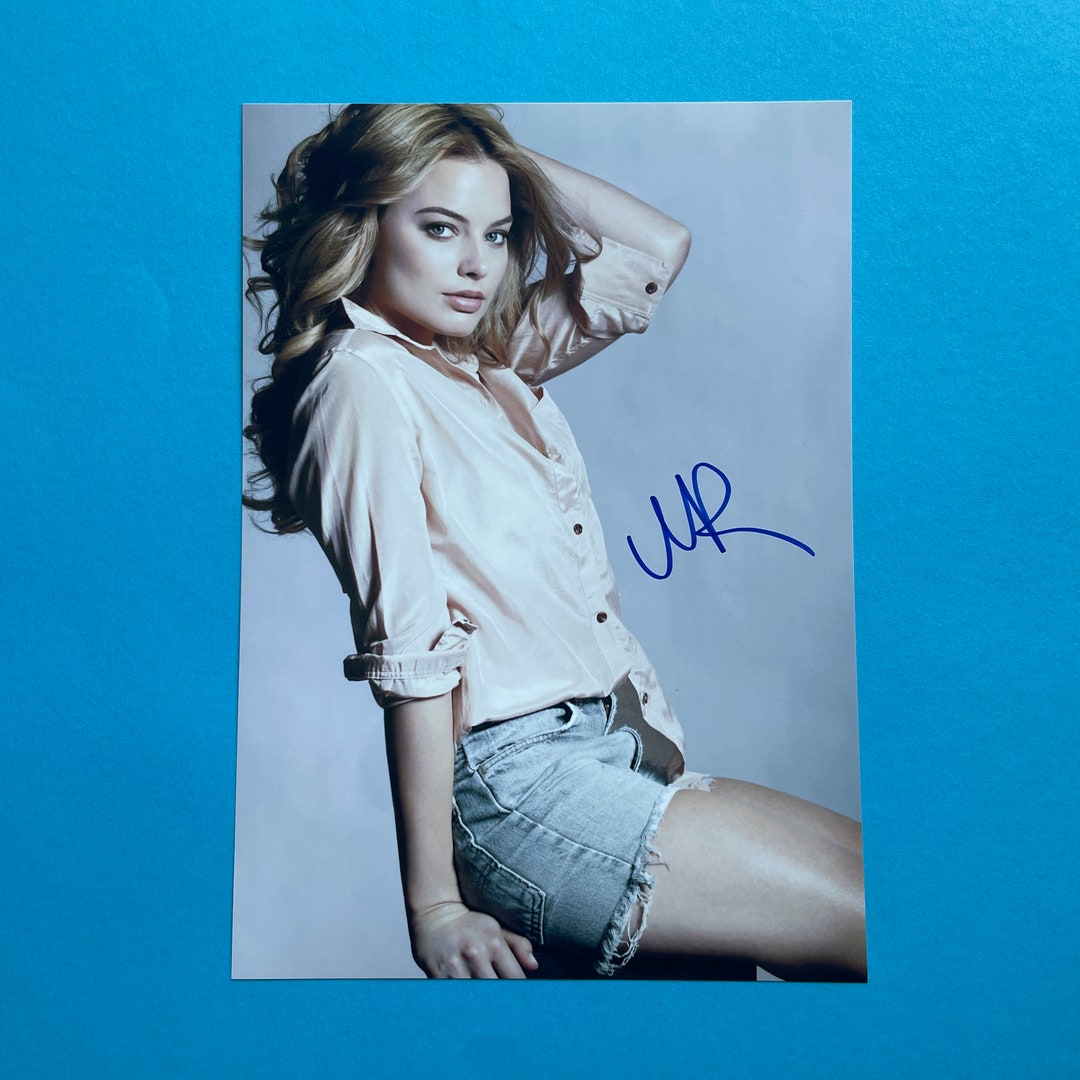 Margot Robbie Signed Photo Authentic Autograph With COA - Etsy Canada