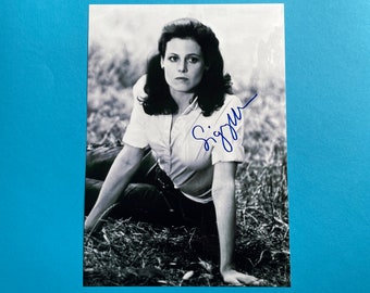 Sigourney Weaver Signed 8x10 Photo Authentic Autograph W/ A1COA - Etsy
